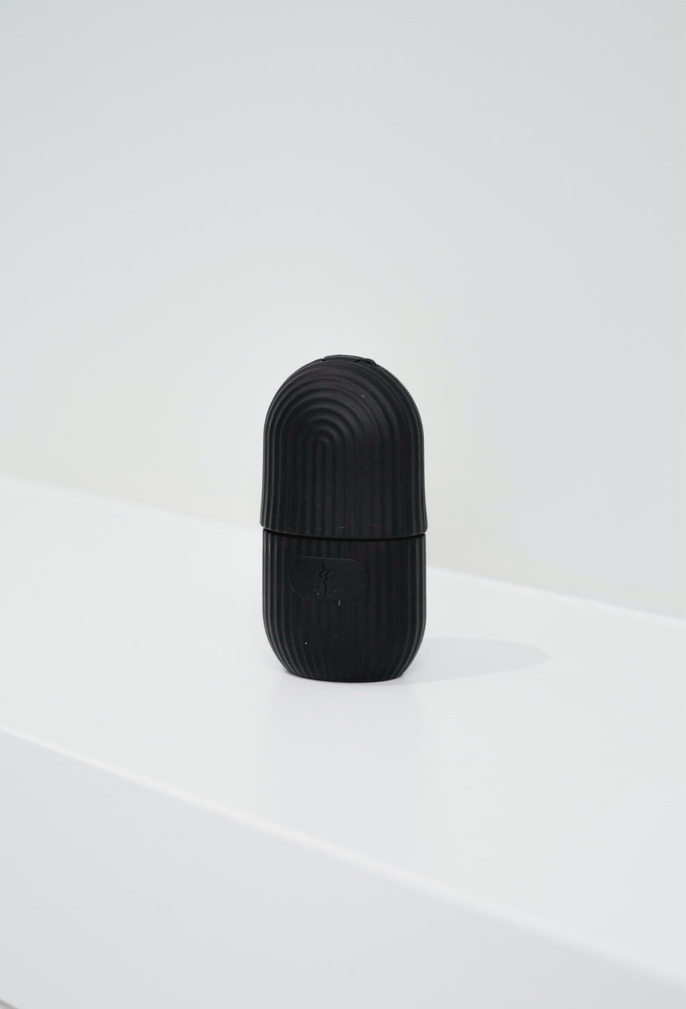 CONTOUR POD IN BLACK – One Pilates Studios